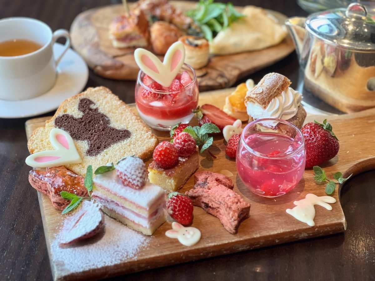 【子連れグルメ】苺づくしブッフェの新春アフタヌーンティーで幸せ！うさ耳スイーツに子どもも大満足 | HugKum（はぐくむ）