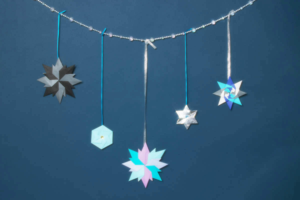 【動画で折り紙】ひと味違う大人のクリスマスオーナメントはいかが？ 折り紙作家・カミキィさんが解説 | HugKum（はぐくむ）