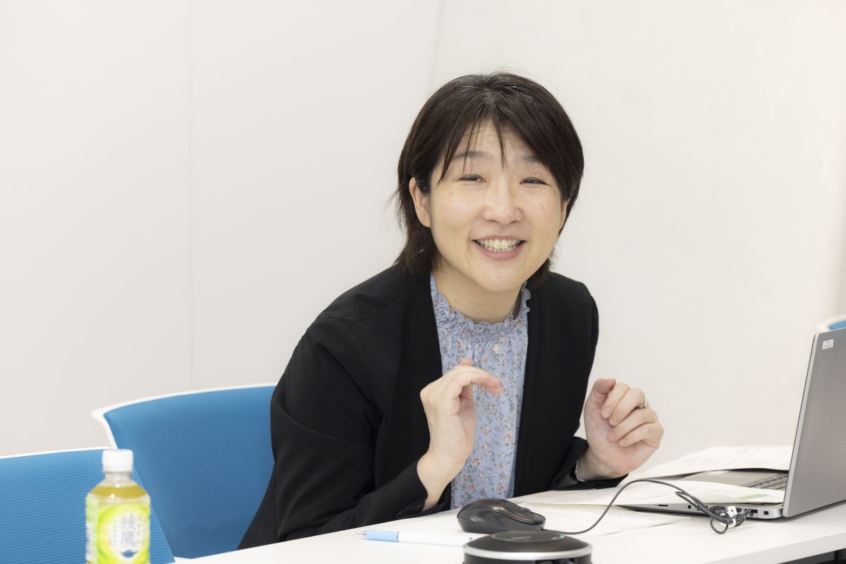 《プロが解説》NISA枠は早めに使い切るべき？月収のいくらを投資に回す？銘柄の選び方、売り時買い時などお金のあれこれをママたちが質問攻め【連載第7回】 | HugKum（はぐくむ）