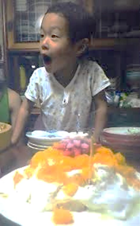 「生みの母を知りたい」面影を追った小2の夏、里親の言葉にこみ上げた想い。熊本の“ゆりかご”当事者・宮津航一さんが今、子どもたちの居場所をつくる理由 | HugKum（はぐくむ）