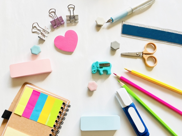 イマドキ「文房具」の進化がすごかった！ 260人に聞いた「いま子どもに買ってあげたい文房具」10選【HugKum総研】 | HugKum（はぐくむ）