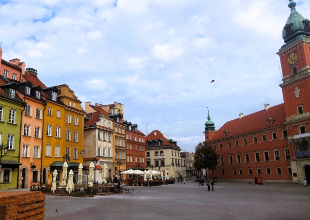 「ポーランド」はどんな国？〝悲劇の国〟の歴史と美しい町並に思いを馳せる【HugKum世界紀行】 | HugKum（はぐくむ）