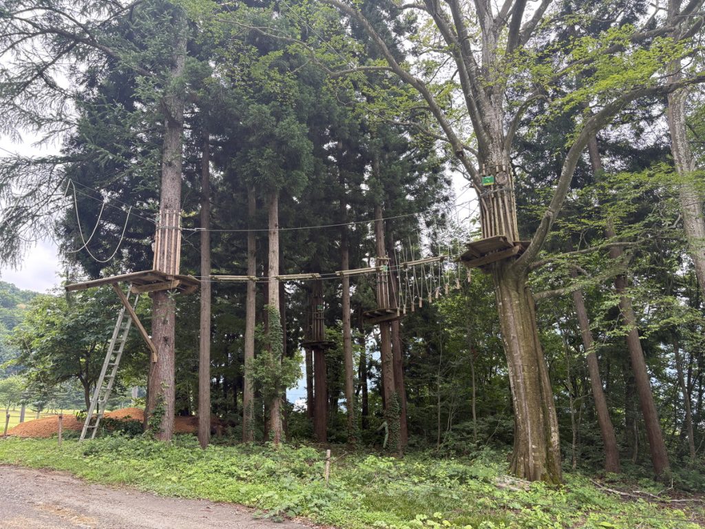 【子連れ旅】雪のない越後湯沢へGO！ 森のアスレチックやカヤック、グランピングと1泊2日で子どもと遊びつくすオフシーズンの楽しみ方 | HugKum（はぐくむ）