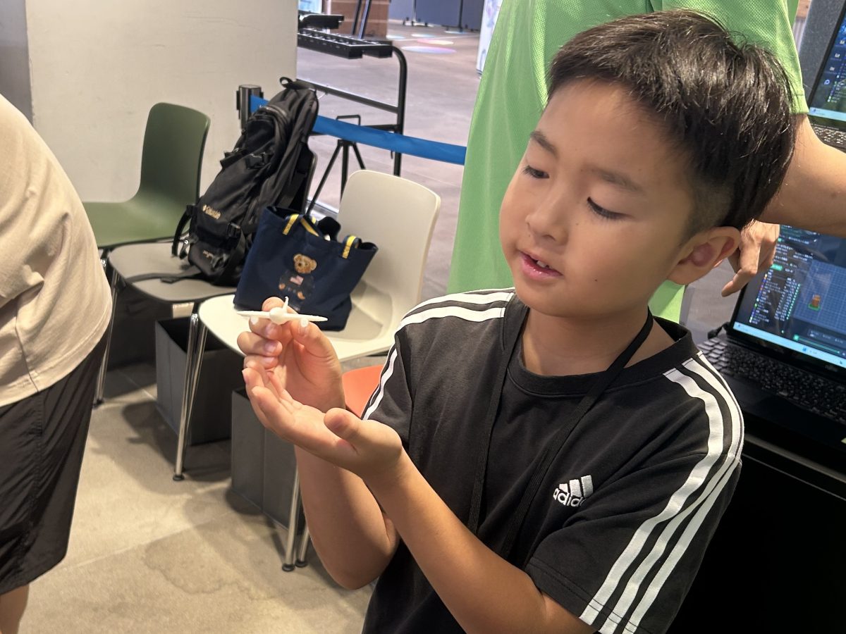 【予約不要＆体験無料】3Dプリンタやゲーム制作が体験できるデジタル創作体験基地「くりらぼベース」で、子どもの“やってみたい”が止まらない！ | HugKum（はぐくむ）