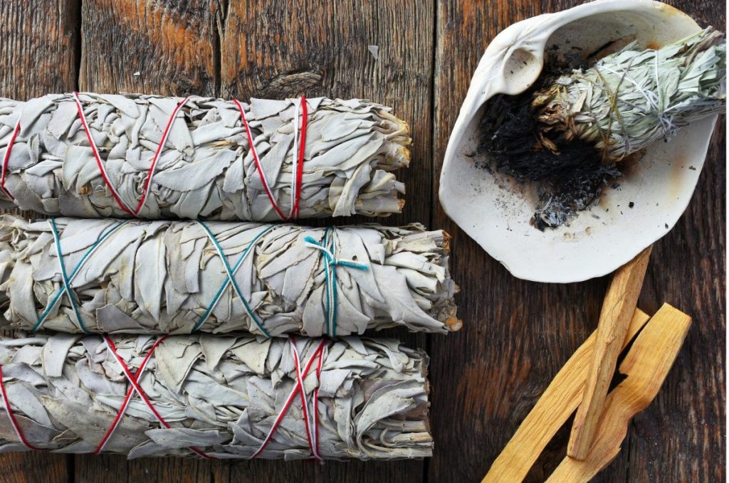 【2025年10月の開運日】10月6日は「トリプル開運日」、10月27日は金運高まる「巳年の己巳の日」。月後半からは現状打破のチャンスが！ | HugKum（はぐくむ）